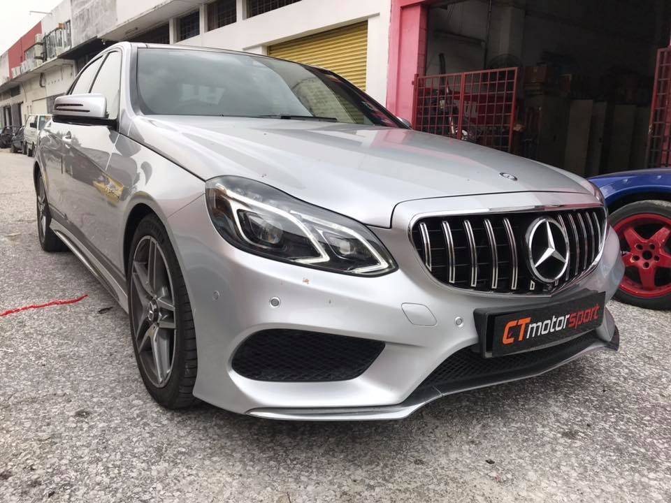 Mercedes Benz W212 E-Class Facelift Installed GT Front Grill